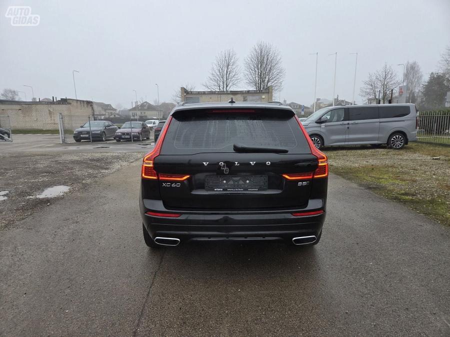 Black Volvo XC60 2021 in Vilnius, with an engine capacity of 2.00 L and mileage of 98 thousand km for 36500 €, photo 6 on AUTOMOTO.COM.LV
