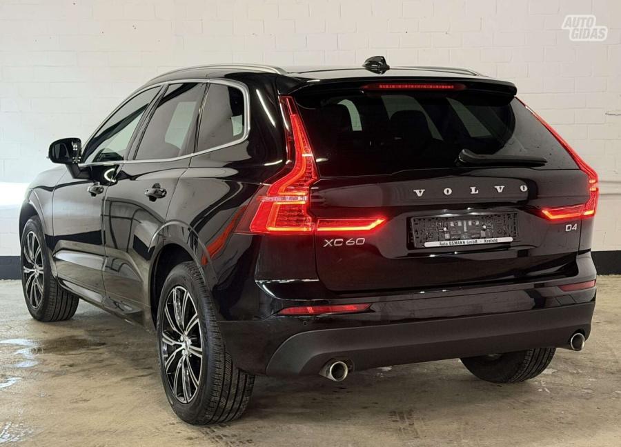 Melns Volvo XC60 2021 Kauņa, ar dzinēja tilpumu 2.00 L un nobraukumu 45 tūkst. km par 32649 €, foto 4 vietnē AUTOMOTO.COM.LV