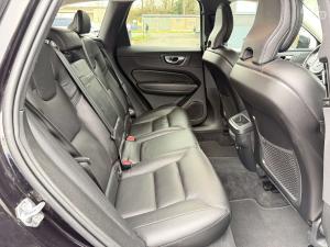 Melns Volvo XC60 2021 Kauņa, ar dzinēja tilpumu 2.00 L un nobraukumu 45 tūkst. km par 32649 €, foto 13 vietnē AUTOMOTO.COM.LV