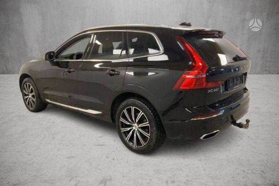 Black Volvo XC60 2021 in Jelgava, with an engine capacity of 1.97 L and mileage of 220 thousand km for 23898 €, photo 3 on AUTOMOTO.COM.LV