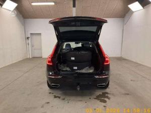 Black Volvo XC60 2021 in Jelgava, with an engine capacity of 1.97 L and mileage of 220 thousand km for 23898 €, photo 5 on AUTOMOTO.COM.LV