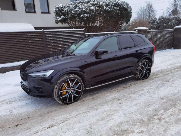 Black Volvo XC60 2021 in Kaunas, with an engine capacity of 1.97 L and mileage of 68 thousand km for 19900 €, photo 8 on AUTOMOTO.COM.LV