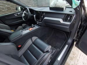 Black Volvo XC60 2021 in Kaunas, with an engine capacity of 1.97 L and mileage of 68 thousand km for 19900 €, photo 21 on AUTOMOTO.COM.LV