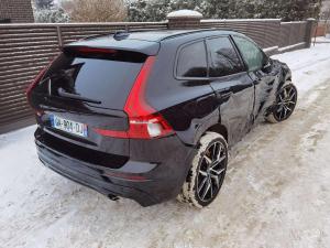Black Volvo XC60 2021 in Kaunas, with an engine capacity of 1.97 L and mileage of 68 thousand km for 19900 €, photo 32 on AUTOMOTO.COM.LV