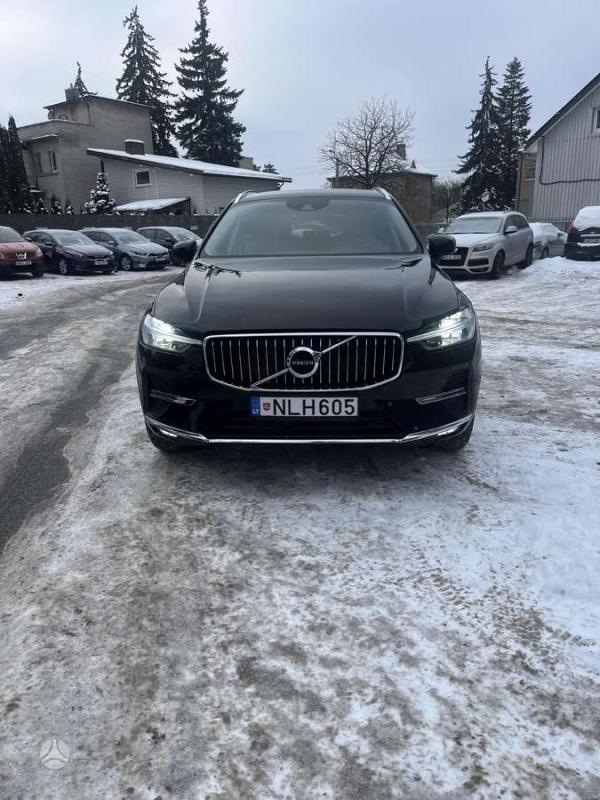 Black Volvo XC60 2021 in Kaunas, with an engine capacity of 2.00 L and mileage of 23 thousand km for 23400 €, photo 1 on AUTOMOTO.COM.LV