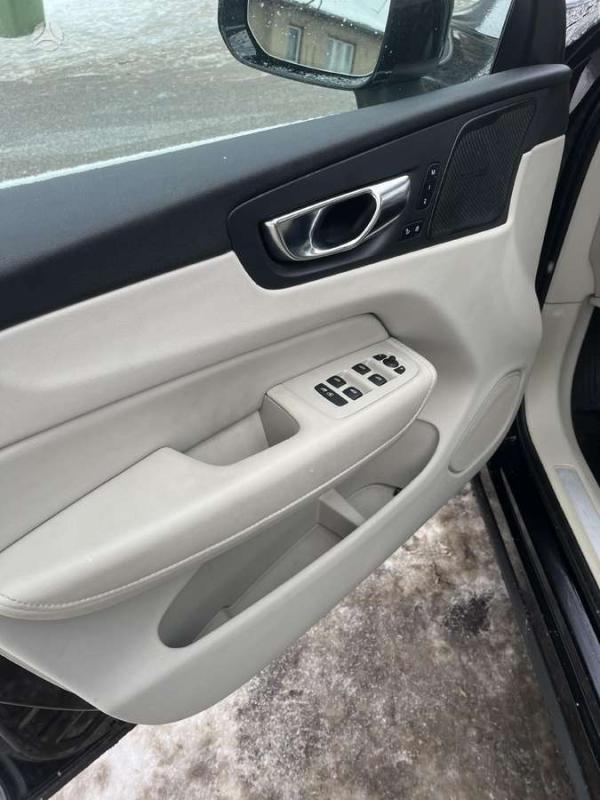 Melns Volvo XC60 2021 Kauņa, ar dzinēja tilpumu 2.00 L un nobraukumu 23 tūkst. km par 24999 €, foto 11 vietnē AUTOMOTO.COM.LV