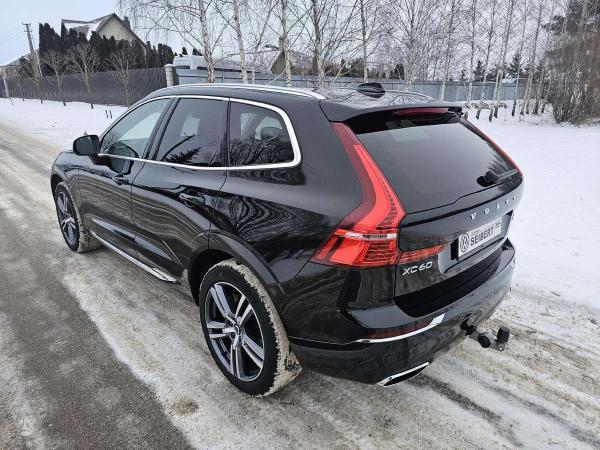 Black Volvo XC60 2021 in Vilkaviskis, with an engine capacity of 1.99 L and mileage of 23 thousand km for 33900 €, photo 6 on AUTOMOTO.COM.LV