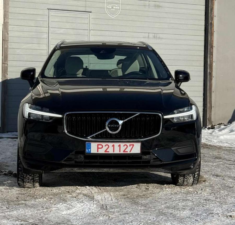 Black Volvo XC60 2021 in Vilnius, with an engine capacity of 1.97 L and mileage of 110 thousand km for 20900 €, photo 2 on AUTOMOTO.COM.LV