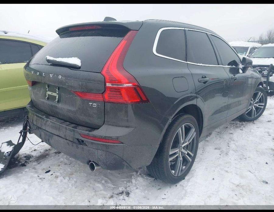 Melns Volvo XC60 2021 Šilalė, ar dzinēja tilpumu 2.00 L un nobraukumu 91 tūkst. km par 13700 €, foto 3 vietnē AUTOMOTO.COM.LV