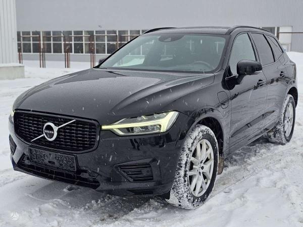 Black Volvo XC60 2021 in Rokiskis, with an engine capacity of 1.97 L and mileage of 370 thousand km for 16750 €, photo 3 on AUTOMOTO.COM.LV