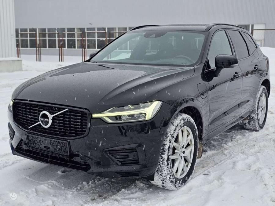 Black Volvo XC60 2021 in Rokiskis, with an engine capacity of 1.97 L and mileage of 370 thousand km for 16750 €, photo 3 on AUTOMOTO.COM.LV