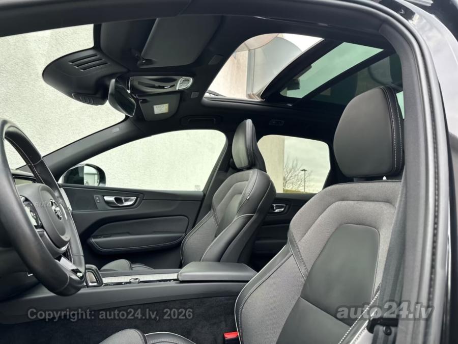 Black Volvo XC60 2021 in Tallinn, with an engine capacity of 2.00 L and mileage of 196 thousand km for 25900 €, photo 10 on AUTOMOTO.COM.LV