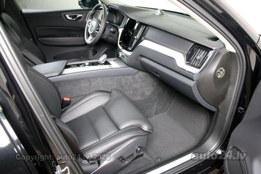 Black Volvo XC60 2021 in Tallinn, with an engine capacity of 2.00 L and mileage of 64 thousand km for 42990 €, photo 11 on AUTOMOTO.COM.LV