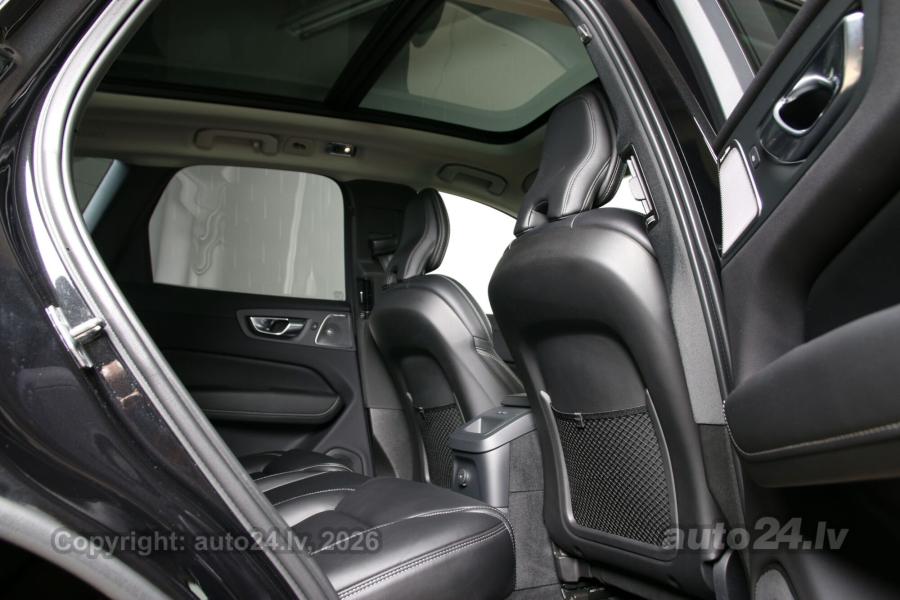 Black Volvo XC60 2021 in Tallinn, with an engine capacity of 2.00 L and mileage of 64 thousand km for 42990 €, photo 13 on AUTOMOTO.COM.LV