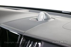 Black Volvo XC60 2021 in Tallinn, with an engine capacity of 2.00 L and mileage of 64 thousand km for 42990 €, photo 15 on AUTOMOTO.COM.LV