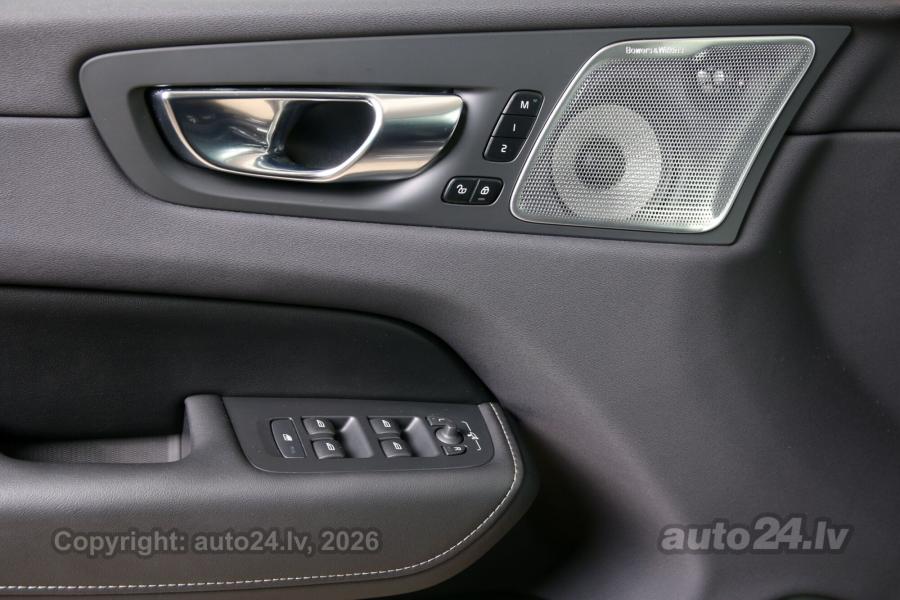 Black Volvo XC60 2021 in Tallinn, with an engine capacity of 2.00 L and mileage of 64 thousand km for 42990 €, photo 16 on AUTOMOTO.COM.LV