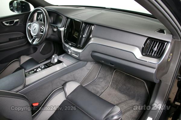 Black Volvo XC60 2021 in Tallinn, with an engine capacity of 2.00 L and mileage of 122 thousand km for 39990 €, photo 9 on AUTOMOTO.COM.LV