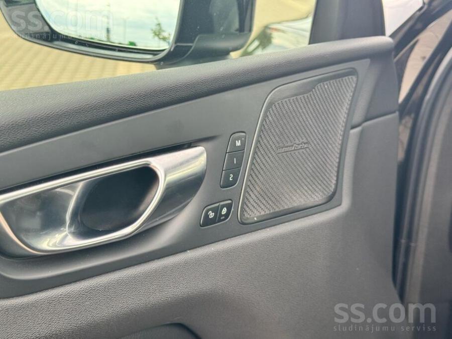 Melns Volvo XC60 2021 Rīga, ar dzinēja tilpumu 2.00 L un nobraukumu 97 tūkst. km par 29700 €, foto 14 vietnē AUTOMOTO.COM.LV