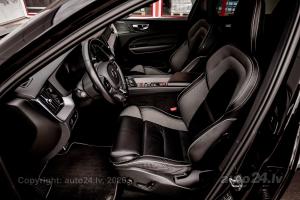 Black Volvo XC60 2021 in Parnu, with an engine capacity of 2.00 L and mileage of 153 thousand km for 30900 €, photo 16 on AUTOMOTO.COM.LV