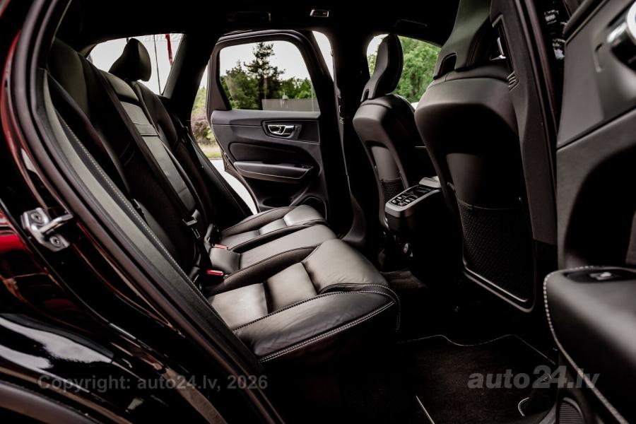 Black Volvo XC60 2021 in Parnu, with an engine capacity of 2.00 L and mileage of 153 thousand km for 30900 €, photo 20 on AUTOMOTO.COM.LV