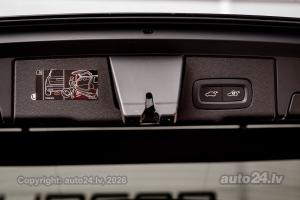 Black Volvo XC60 2021 in Parnu, with an engine capacity of 2.00 L and mileage of 153 thousand km for 30900 €, photo 23 on AUTOMOTO.COM.LV