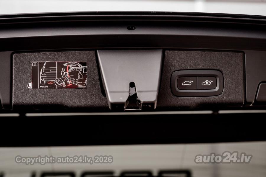 Black Volvo XC60 2021 in Parnu, with an engine capacity of 2.00 L and mileage of 153 thousand km for 30900 €, photo 23 on AUTOMOTO.COM.LV