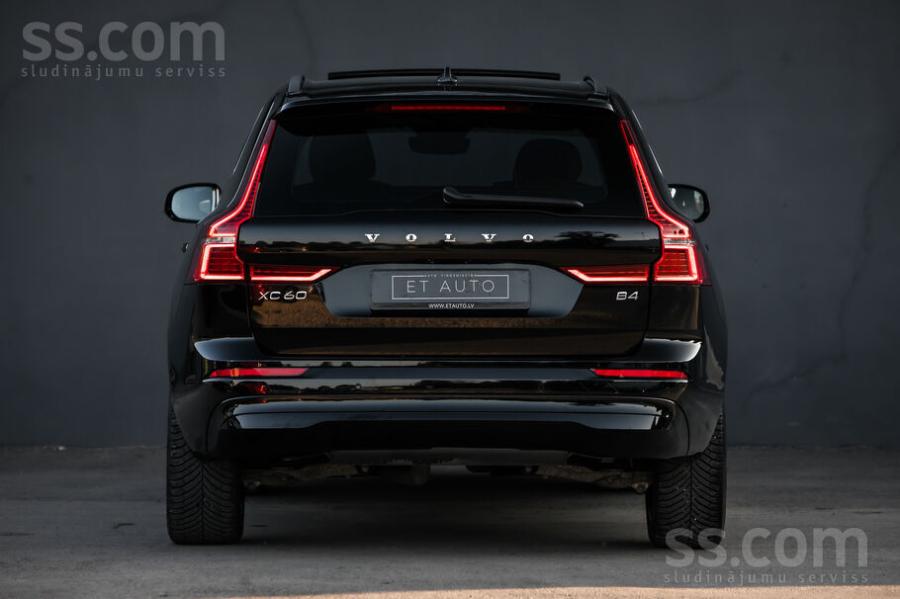 Black Volvo XC60 2021 in Jelgava, with an engine capacity of 2.00 L and mileage of 223 thousand km for 25000 €, photo 8 on AUTOMOTO.COM.LV