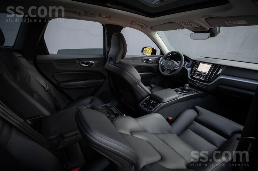 Black Volvo XC60 2021 in Jelgava, with an engine capacity of 2.00 L and mileage of 223 thousand km for 25000 €, photo 13 on AUTOMOTO.COM.LV