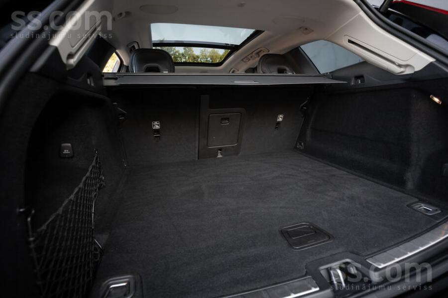 Black Volvo XC60 2021 in Jelgava, with an engine capacity of 2.00 L and mileage of 223 thousand km for 25000 €, photo 18 on AUTOMOTO.COM.LV