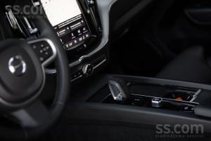 Black Volvo XC60 2021 in Jelgava, with an engine capacity of 2.00 L and mileage of 223 thousand km for 25000 €, photo 22 on AUTOMOTO.COM.LV