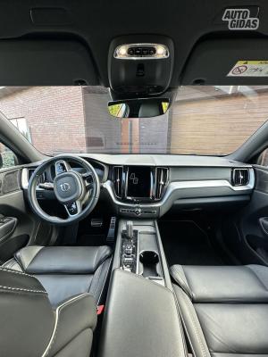 Black Volvo XC60 2021 in Klaipeda, with an engine capacity of 2.00 L and mileage of 132 thousand km for 32500 €, photo 8 on AUTOMOTO.COM.LV