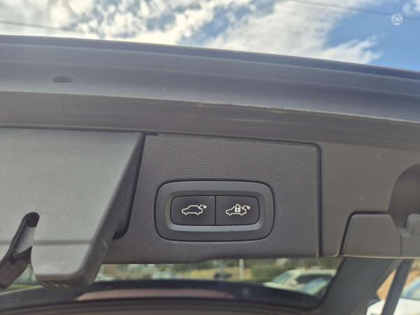 Melns Volvo XC60 2021 Panevēža, ar dzinēja tilpumu 1.97 L un nobraukumu 210 tūkst. km par 17800 €, foto 9 vietnē AUTOMOTO.COM.LV