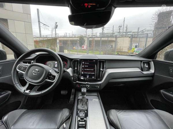 Melns Volvo XC60 2021 Tauragė, ar dzinēja tilpumu 1.97 L un nobraukumu 240 tūkst. km par 18400 €, foto 5 vietnē AUTOMOTO.COM.LV