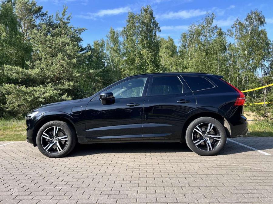 Melns Volvo XC60 2021 Viļņa, ar dzinēja tilpumu 1.97 L un nobraukumu 134 tūkst. km par 34999 €, foto 3 vietnē AUTOMOTO.COM.LV