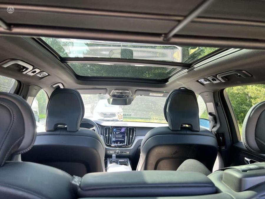 Melns Volvo XC60 2021 Viļņa, ar dzinēja tilpumu 1.97 L un nobraukumu 134 tūkst. km par 34999 €, foto 9 vietnē AUTOMOTO.COM.LV