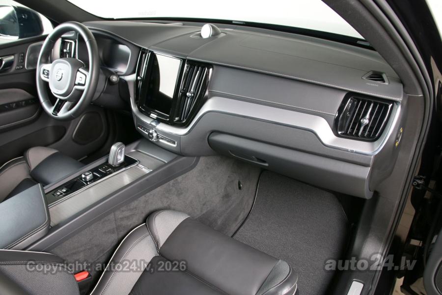 Melns Volvo XC60 2021 Pērnava, ar dzinēja tilpumu 2.00 L un nobraukumu 76 tūkst. km par 42990 €, foto 12 vietnē AUTOMOTO.COM.LV