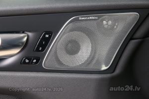 Melns Volvo XC60 2021 Pērnava, ar dzinēja tilpumu 2.00 L un nobraukumu 76 tūkst. km par 42990 €, foto 16 vietnē AUTOMOTO.COM.LV