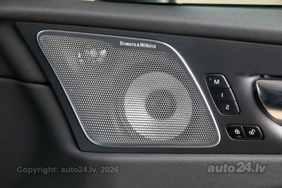 Melns Volvo XC60 2021 Pērnava, ar dzinēja tilpumu 2.00 L un nobraukumu 76 tūkst. km par 42990 €, foto 17 vietnē AUTOMOTO.COM.LV