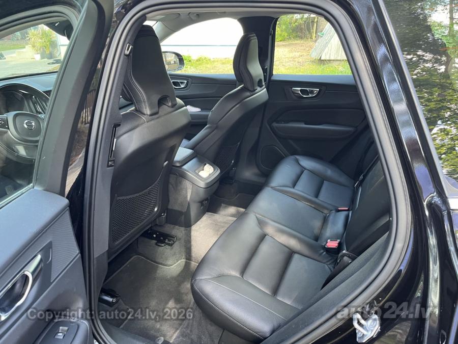 Melns Volvo XC60 2021 Tallina, ar dzinēja tilpumu 2.00 L un nobraukumu 152 tūkst. km par 29990 €, foto 7 vietnē AUTOMOTO.COM.LV