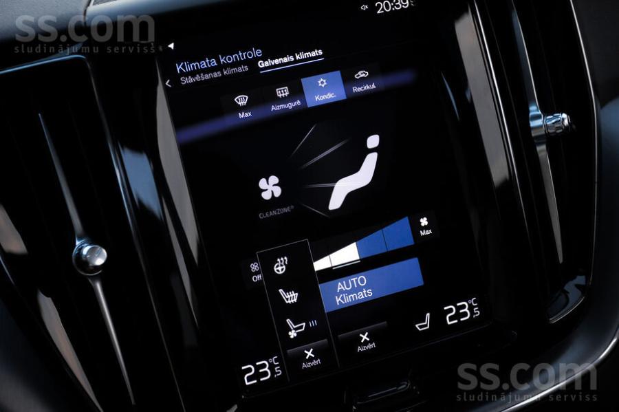 Black Volvo XC60 2021 in Jelgava, with an engine capacity of 2.00 L and mileage of 218 thousand km for 24000 €, photo 17 on AUTOMOTO.COM.LV