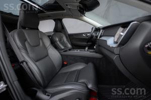 Black Volvo XC60 2021 in Jelgava, with an engine capacity of 2.00 L and mileage of 218 thousand km for 24000 €, photo 21 on AUTOMOTO.COM.LV