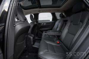 Black Volvo XC60 2021 in Jelgava, with an engine capacity of 2.00 L and mileage of 218 thousand km for 24000 €, photo 28 on AUTOMOTO.COM.LV
