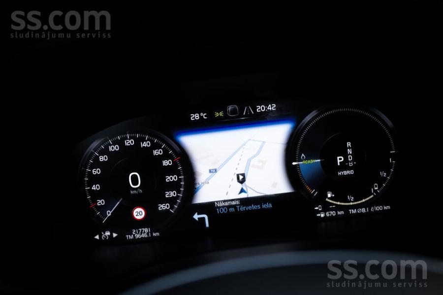 Black Volvo XC60 2021 in Jelgava, with an engine capacity of 2.00 L and mileage of 218 thousand km for 24000 €, photo 30 on AUTOMOTO.COM.LV