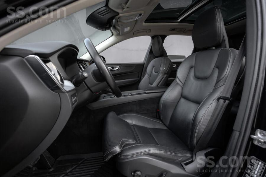 Black Volvo XC60 2021 in Jelgava, with an engine capacity of 2.00 L and mileage of 218 thousand km for 24000 €, photo 31 on AUTOMOTO.COM.LV