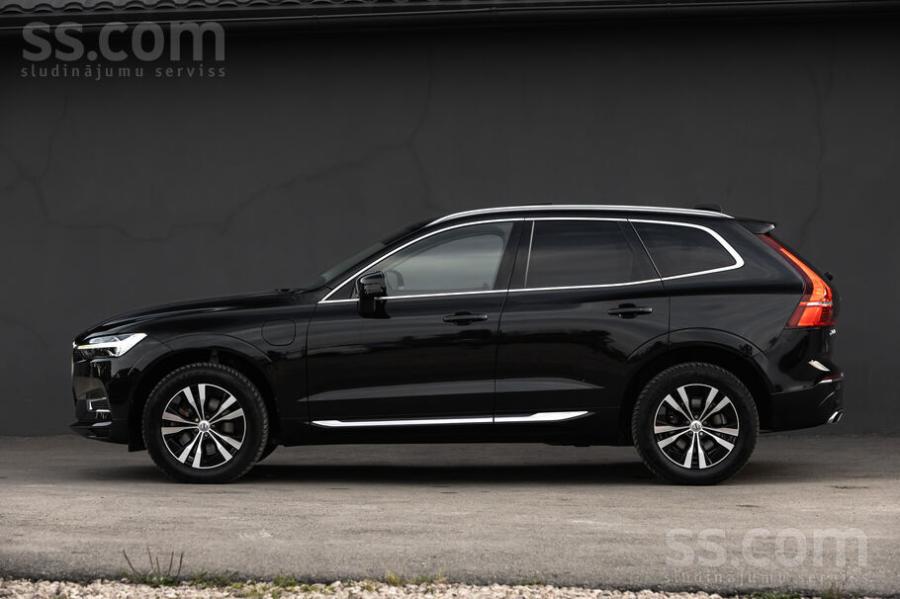Black Volvo XC60 2021 in Jelgava, with an engine capacity of 2.00 L and mileage of 218 thousand km for 24000 €, photo 34 on AUTOMOTO.COM.LV