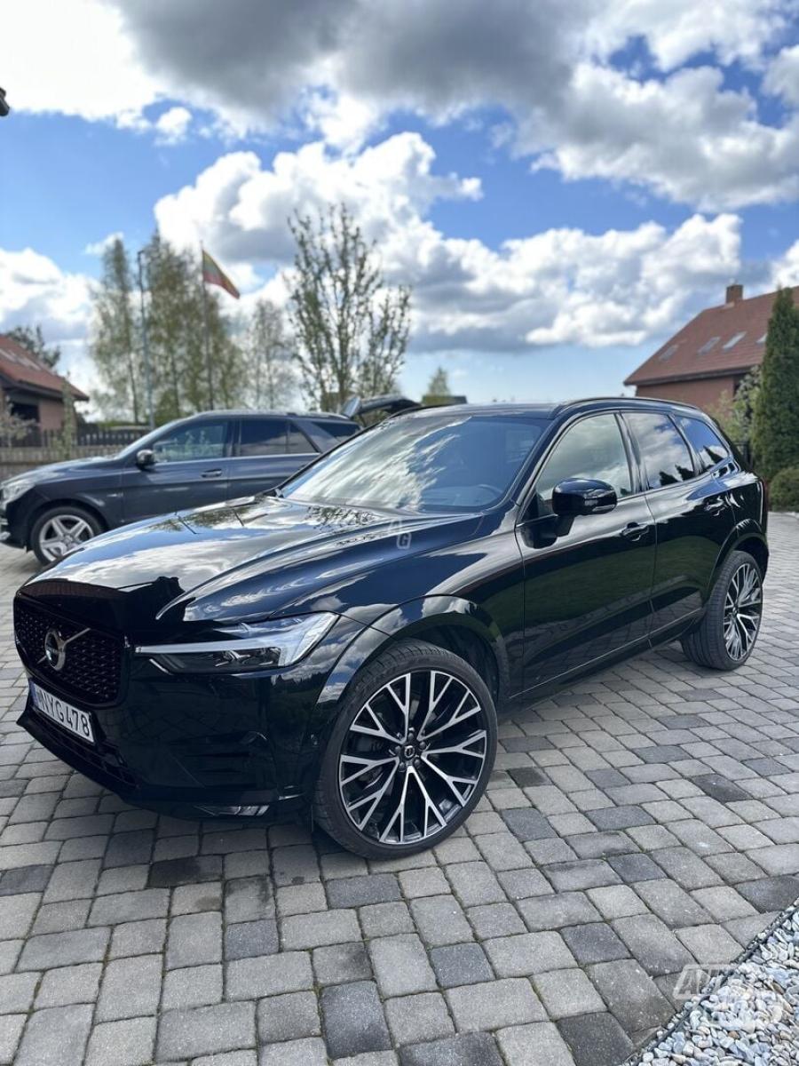 Black Volvo XC60 2021 in Klaipeda, with an engine capacity of 2.00 L and mileage of 132 thousand km for 30500 €, photo 9 on AUTOMOTO.COM.LV