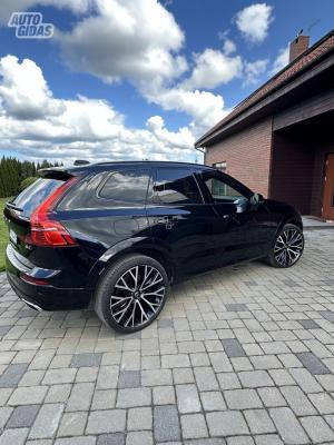 Black Volvo XC60 2021 in Klaipeda, with an engine capacity of 2.00 L and mileage of 132 thousand km for 30500 €, photo 11 on AUTOMOTO.COM.LV