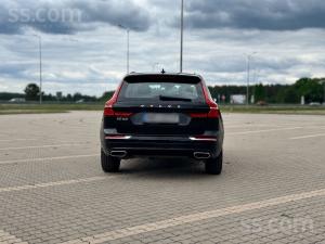 Черный Вольво ХС60 2021 в Рига, объемом двигателя 2.00 л и пробегом 101 тыс. км за 29700 €, фото 6 на AUTOMOTO.COM.LV