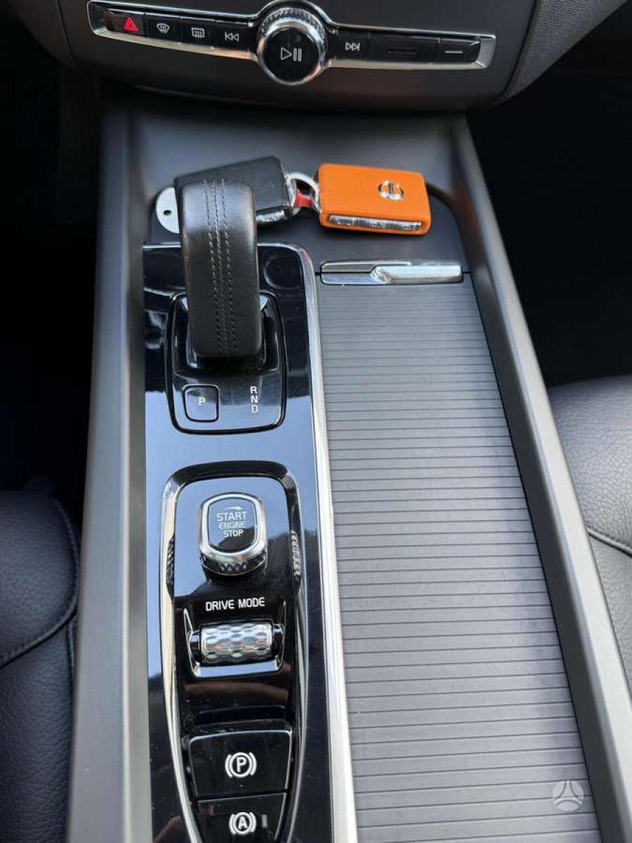 Melns Volvo XC60 2021 Kauņa, ar dzinēja tilpumu 1.97 L un nobraukumu 188 tūkst. km par 22990 €, foto 22 vietnē AUTOMOTO.COM.LV