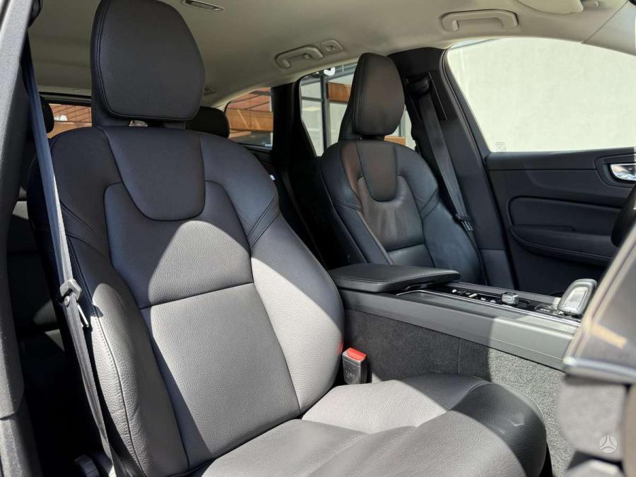 Melns Volvo XC60 2021 Kauņa, ar dzinēja tilpumu 1.97 L un nobraukumu 188 tūkst. km par 22990 €, foto 25 vietnē AUTOMOTO.COM.LV